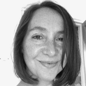 Dr Elizabeth Marks - CAST